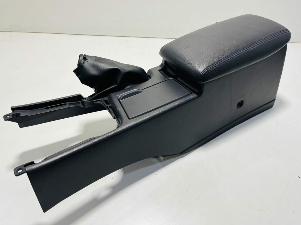 R34 GTT Sedan Centre Console with Lid - JDM Garage Australia