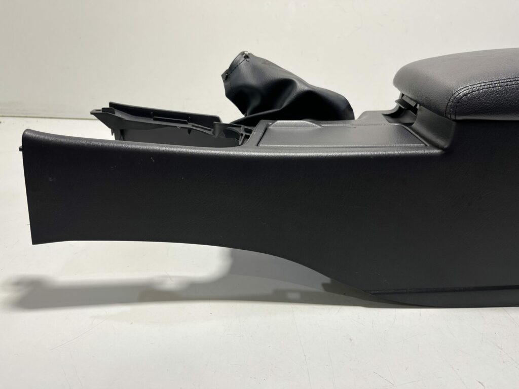R34 GTT Sedan Centre Console with Lid - JDM Garage Australia