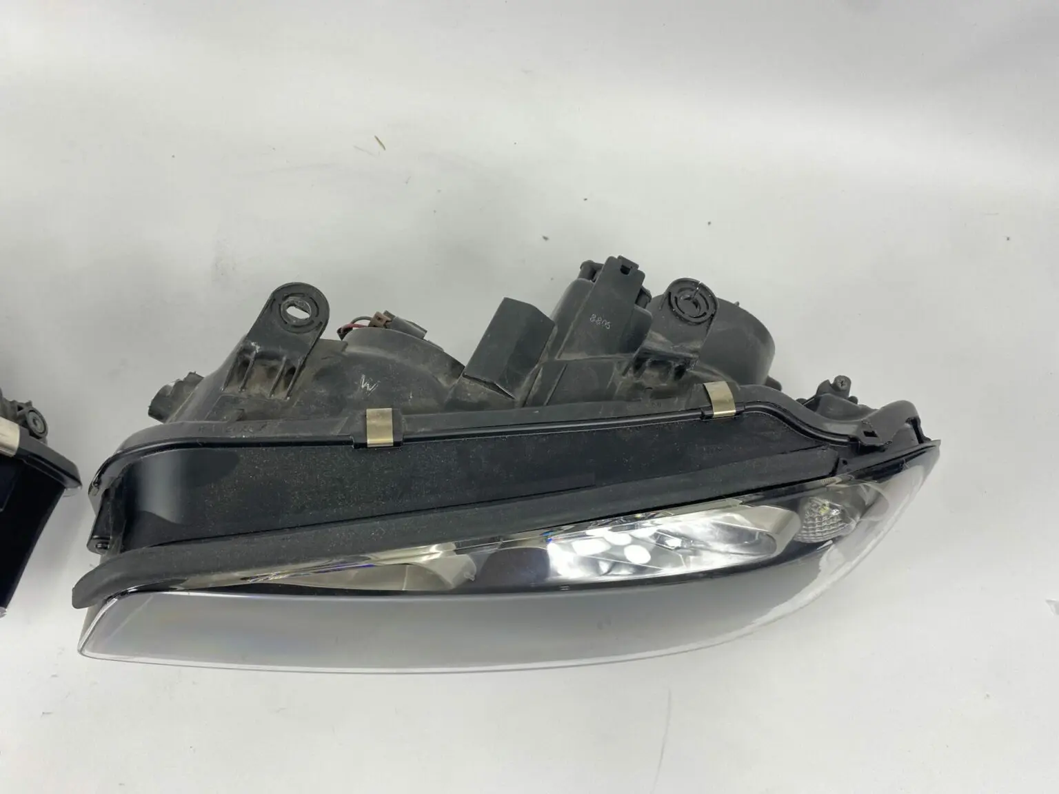 R34 GTR Xenon Headlights Series 1 Pair - JDM Garage Australia