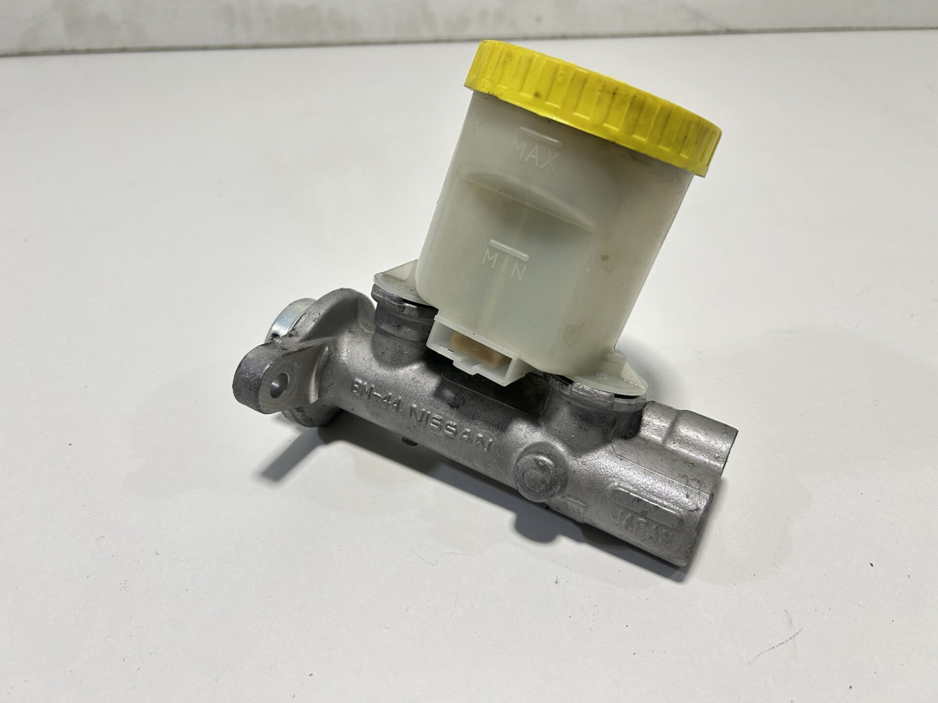 Genuine Nissan BM44 Brake Master Cylinder NON ABS - JDM Garage Australia